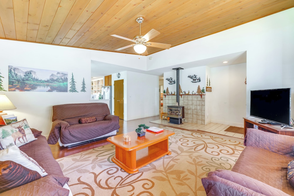 Mountain Paradise ~ 1 Mile To Pine Mountain Lake! - Groveland, CA