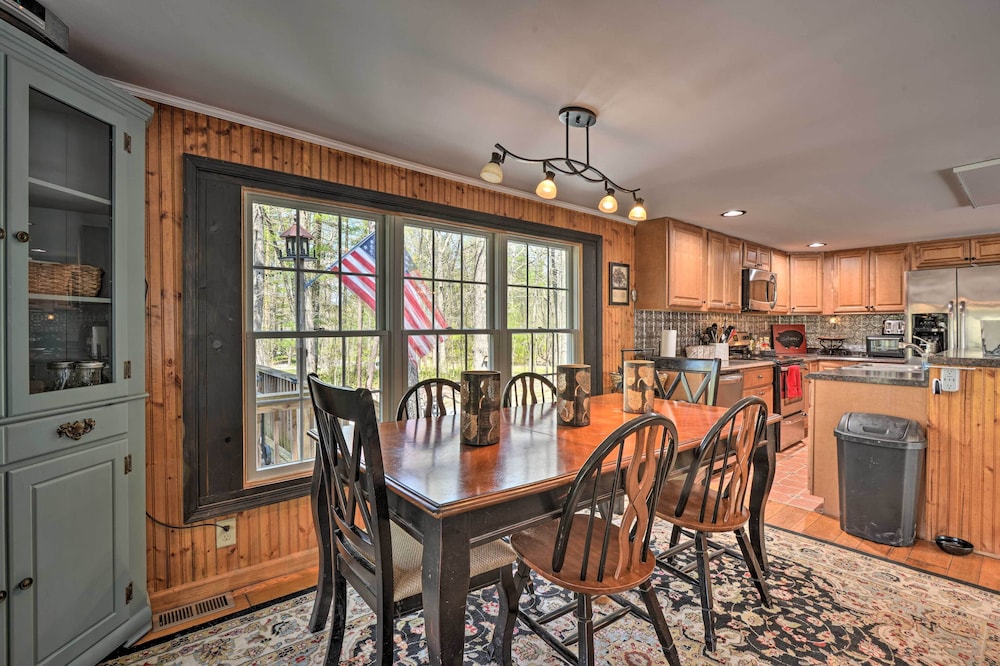 Cozy Cabin With Sunroom & Cacapon River Access! - West Virginia