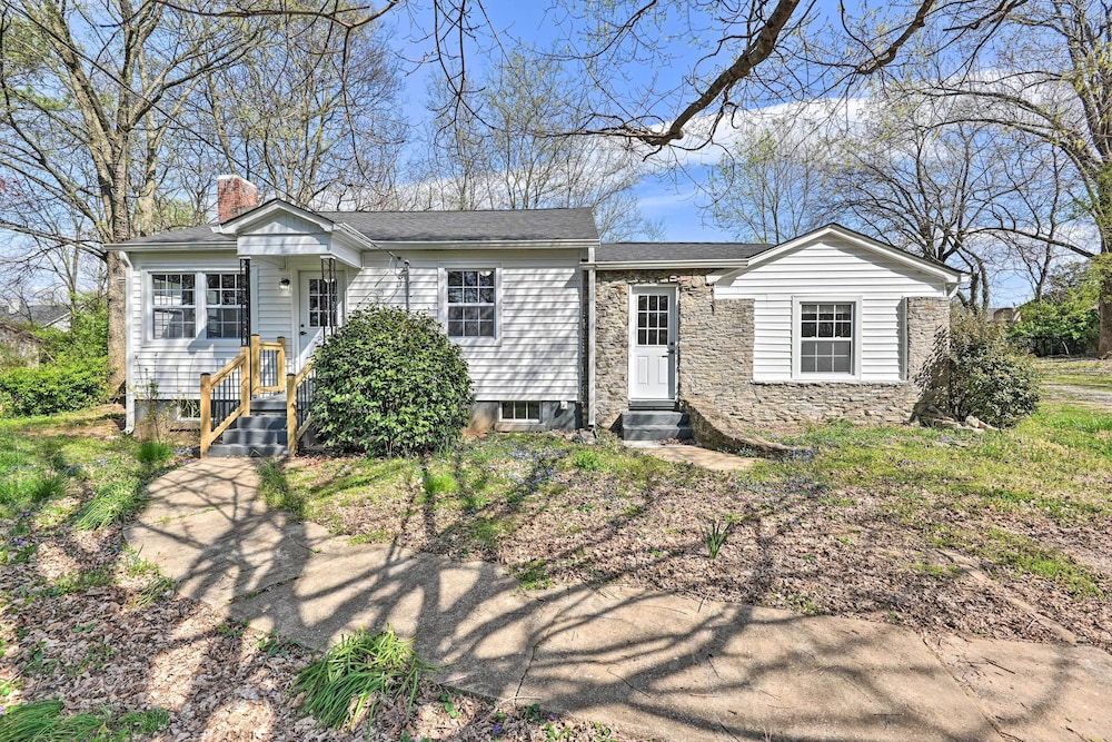 Bright Columbia Home: 47 Mi To Dtwn Nashville - Columbia, TN