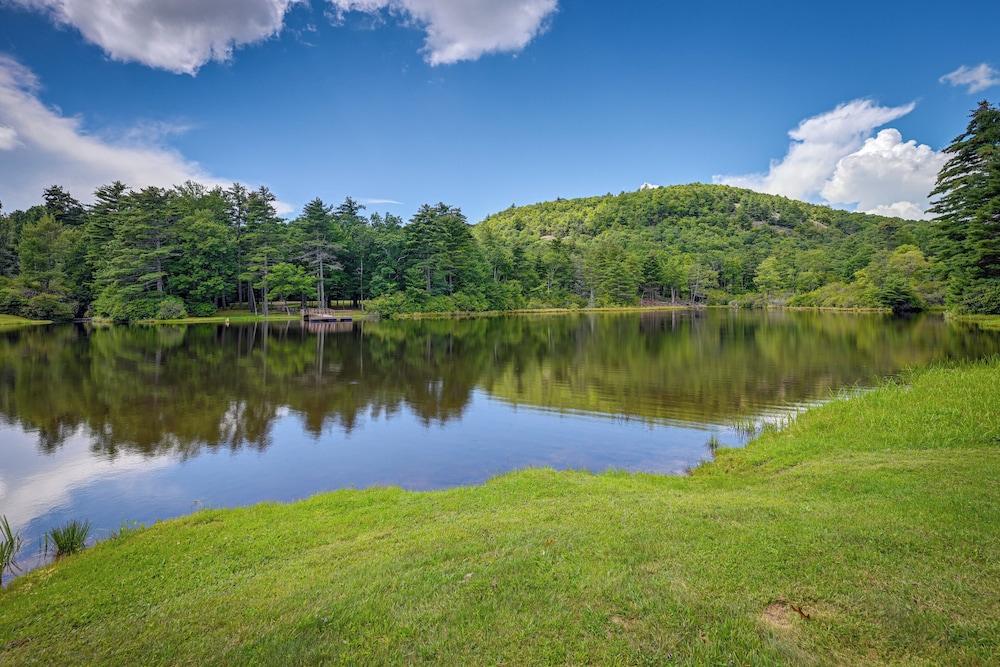Putt-putt, Pickleball + Trails: Glenville Getaway - Sapphire, NC