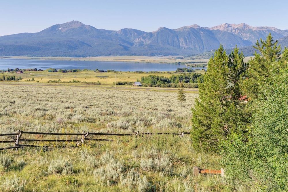 Cozy Island Park Cabin, 20 Mi To Yellowstone! - Henrys Lake, ID