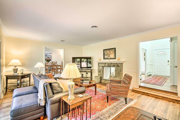 Near Philly & Pga Champ! Inviting Home W/ Yard - Bucks County, PA