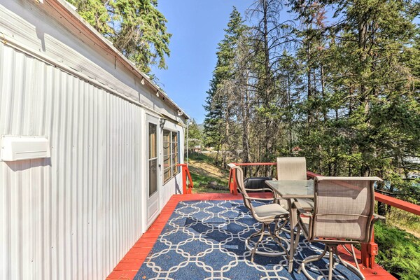 Cozy Lakeside Home W/ Lake & Mountain Views! - Montana