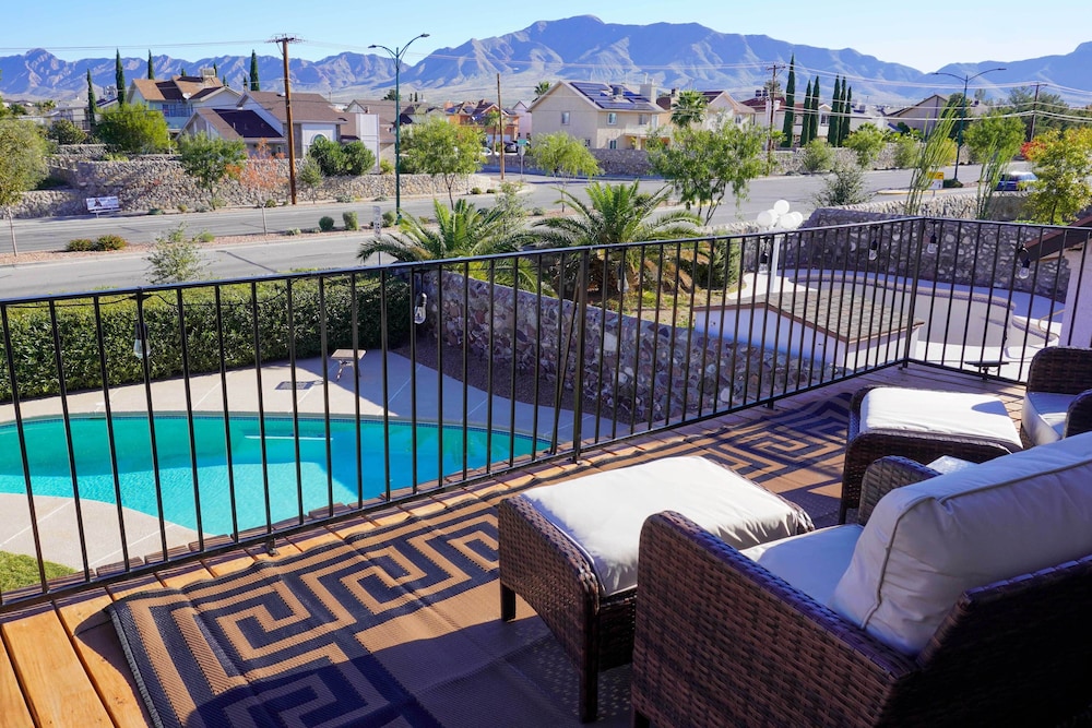 El Paso Retreat W/ Pool: 11 Mi To Downtown! - El Paso, TX