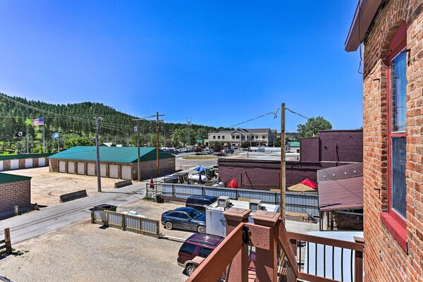 Modern Custer Apt - Walk To Shops & Dining! - Mount Rushmore, SD
