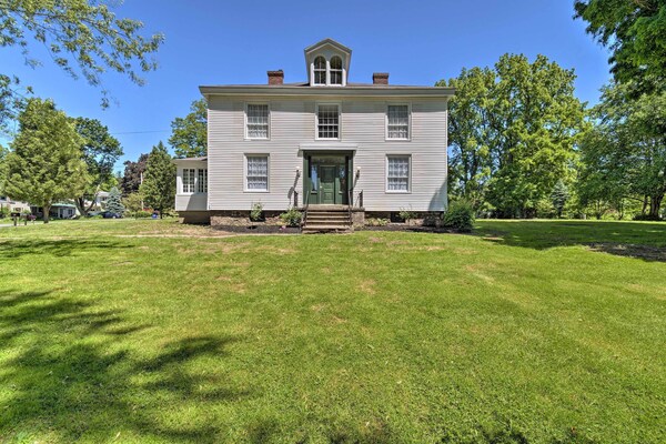 Sodus Point Historic Home ~ 1/2 Mi To Sodus Bay! - Sodus Point, NY