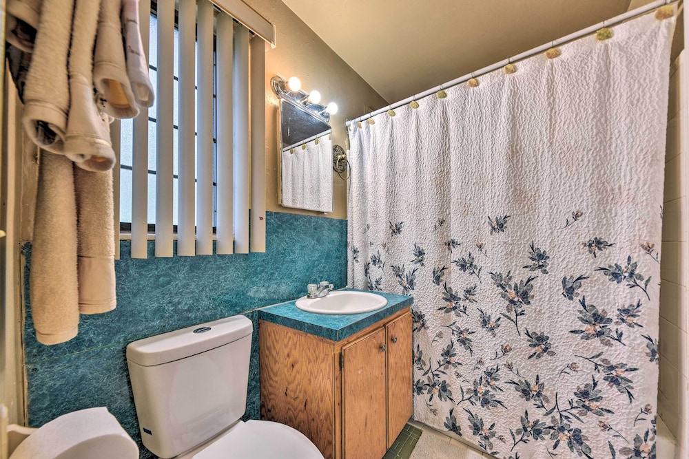 Cozy Jacksonville Home W/ Yard ~ 8 Mi To Dtwn - Jacksonville, FL