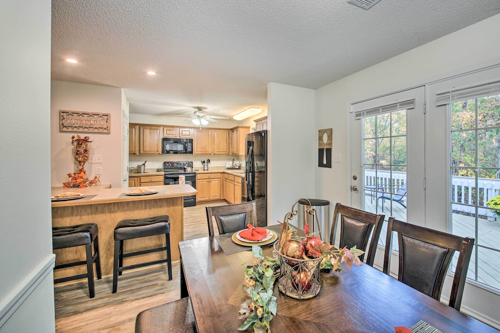 Fire Pit & Grill: Tranquil Retreat In Hot Springs - Hot Springs Village, AR