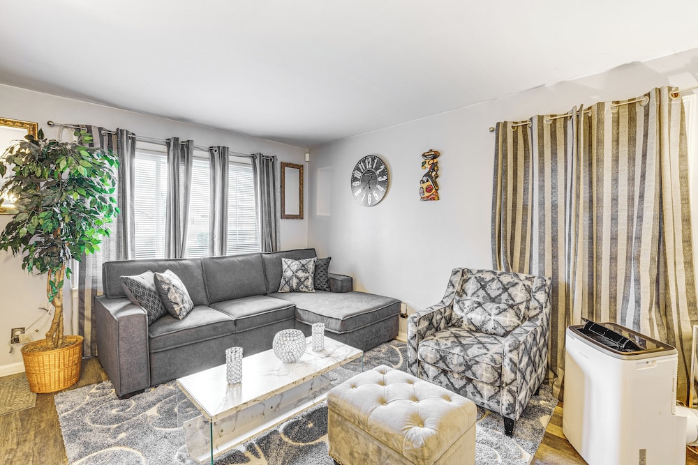 Newark Home W/ Deck & Fire Pit, 16 Mi To Nyc! - New York