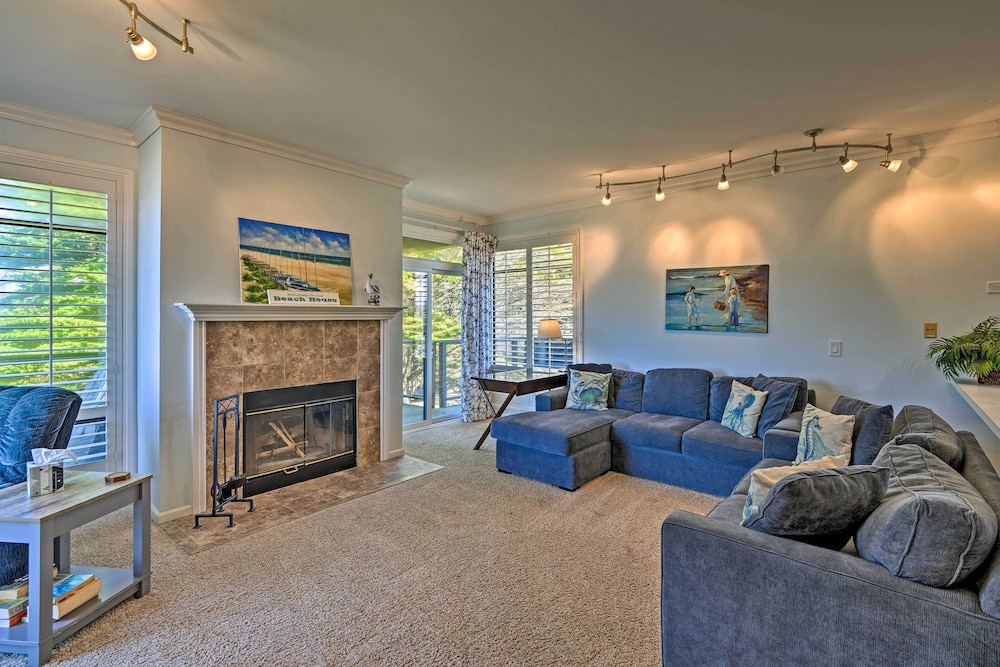 Beachfront Pajaro Dunes Condo W/ Bay Views! - Moss Landing, CA