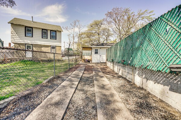 New Jersey Abode - Near Theme Parks, Walk To Beach - Lake Lefferts, NJ