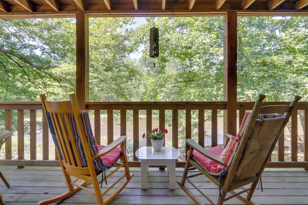 Townsend Apt On Little River - 3 Mi To Natl Park! - Townsend, TN