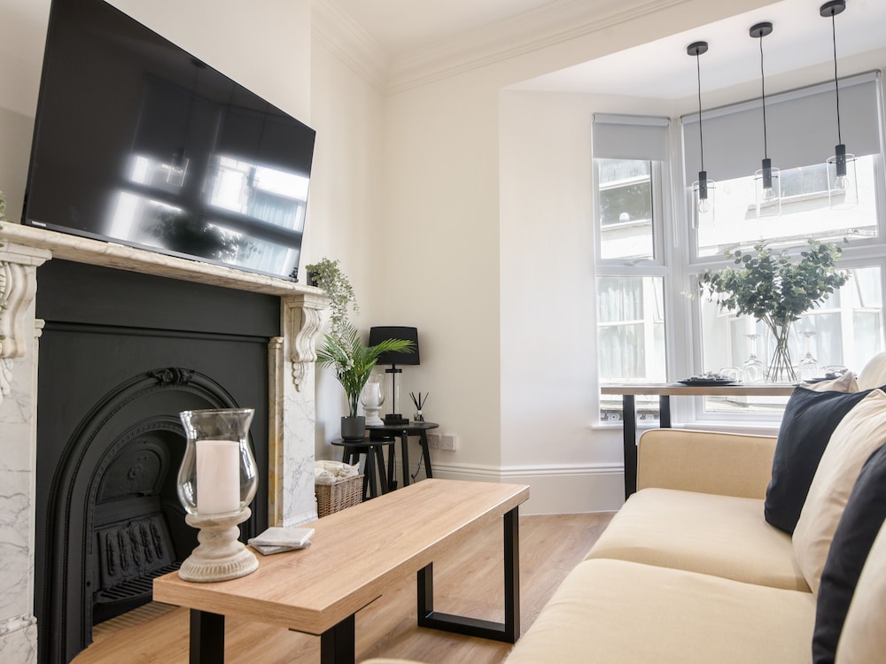 Fore Street House - Apartment 2 - Seaton