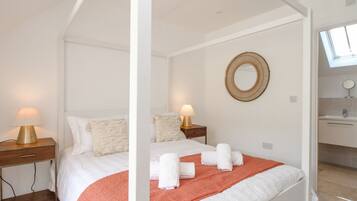 3 quartos, com decoração personalizada, com mobília individualizada