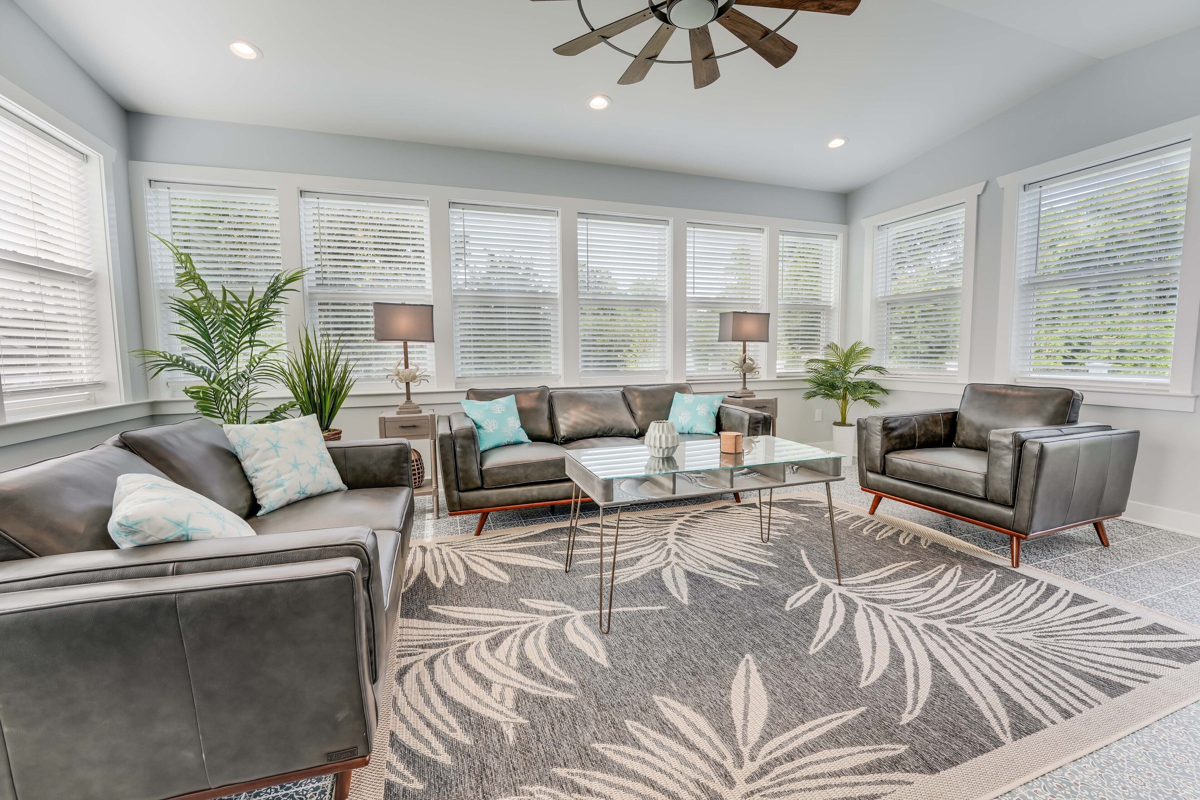 Greystone Manor - Magnificent!  Sleeps 10  Center Of Town - Colonial Beach, VA