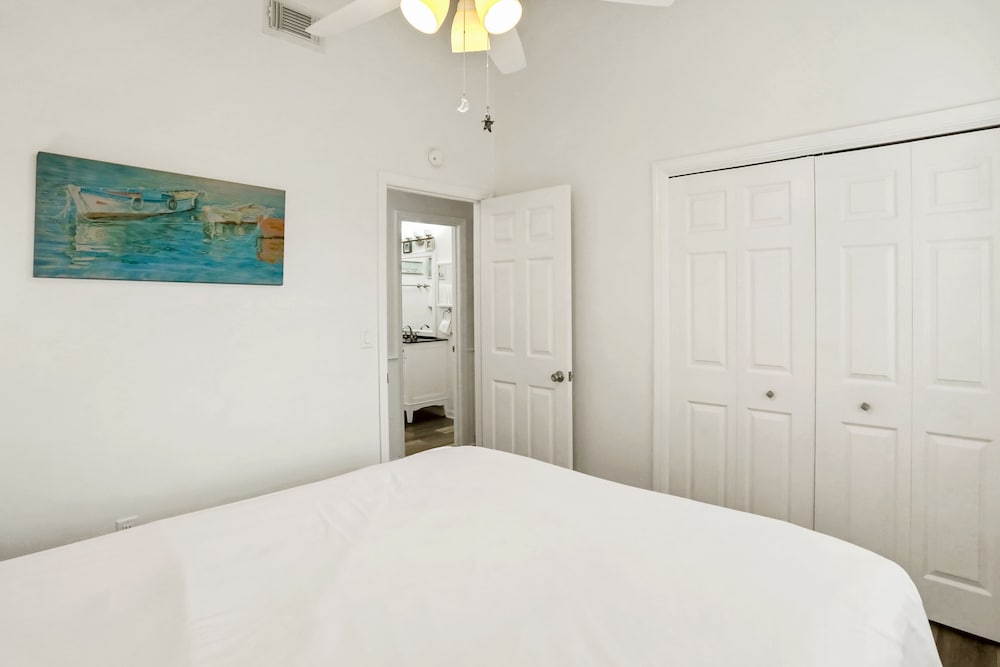 Sunny Condo Near The Beach With Balcony, Pool, Tennis & Playground - Fernandina Beach, FL