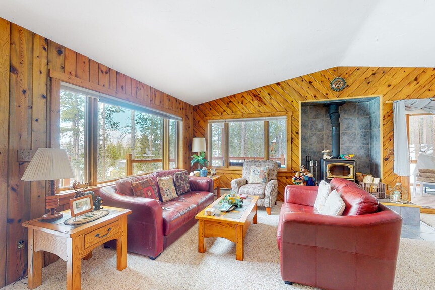 Tree-lined Retreat With Lake Views, Wood Stove, And Private Washer/dryer - Grand Lake, CO