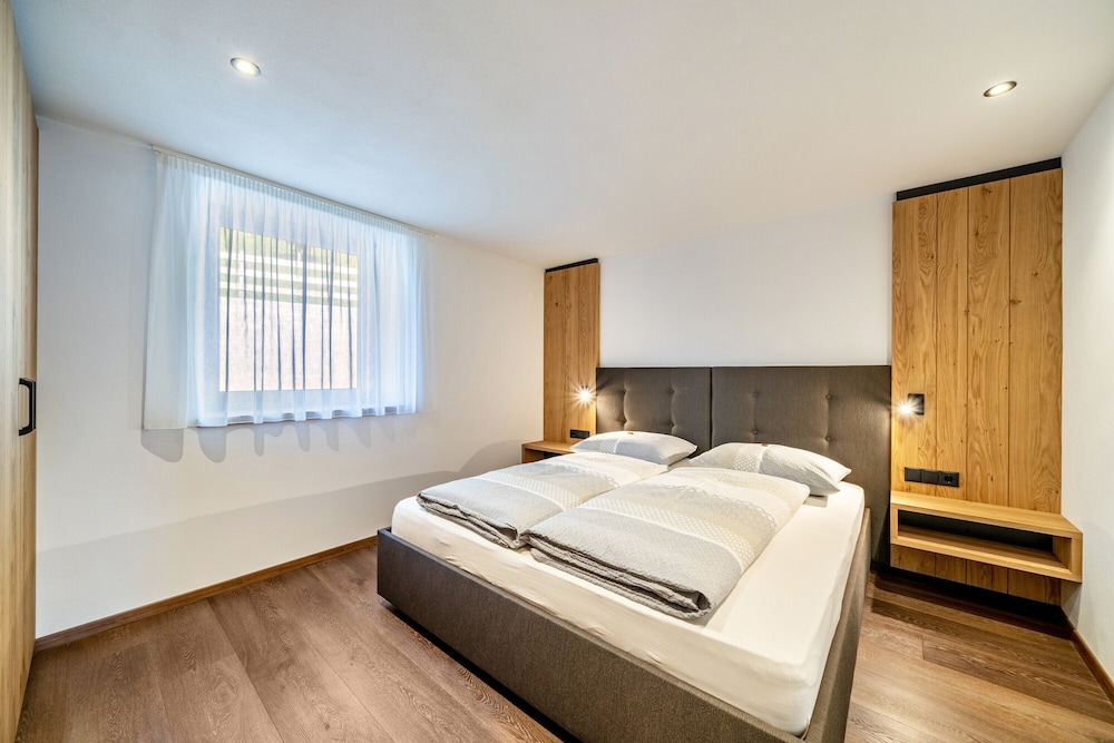 Ferienwohnung 'Sunnseitn Lodge Alps' Mit Bergblick, Privater Terrasse Und Wlan - Pfelders