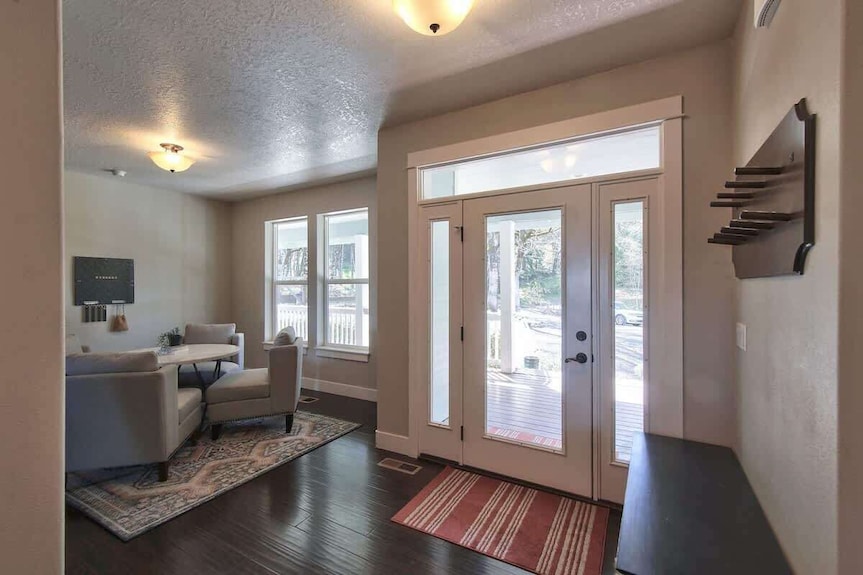 The Perch - Eola Hills Pet Friendly W Hot Tub - Willamette Mission State Park, Gervais