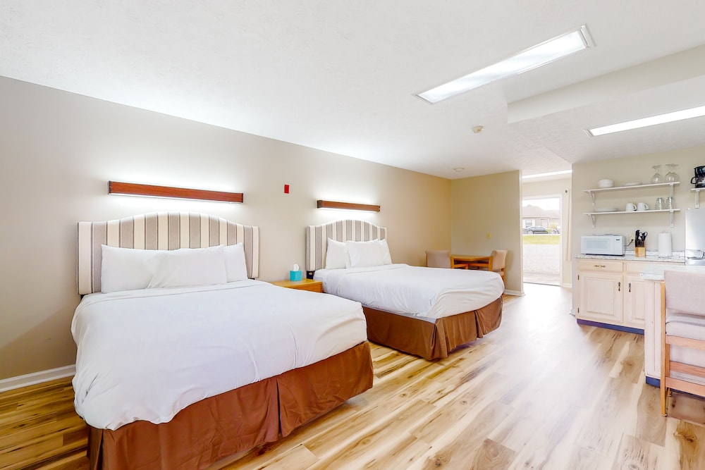 Dog-friendly, 1st-floor Studio With Picnic Area, Patio, Fitness Room & Game Room - White Pine, TN