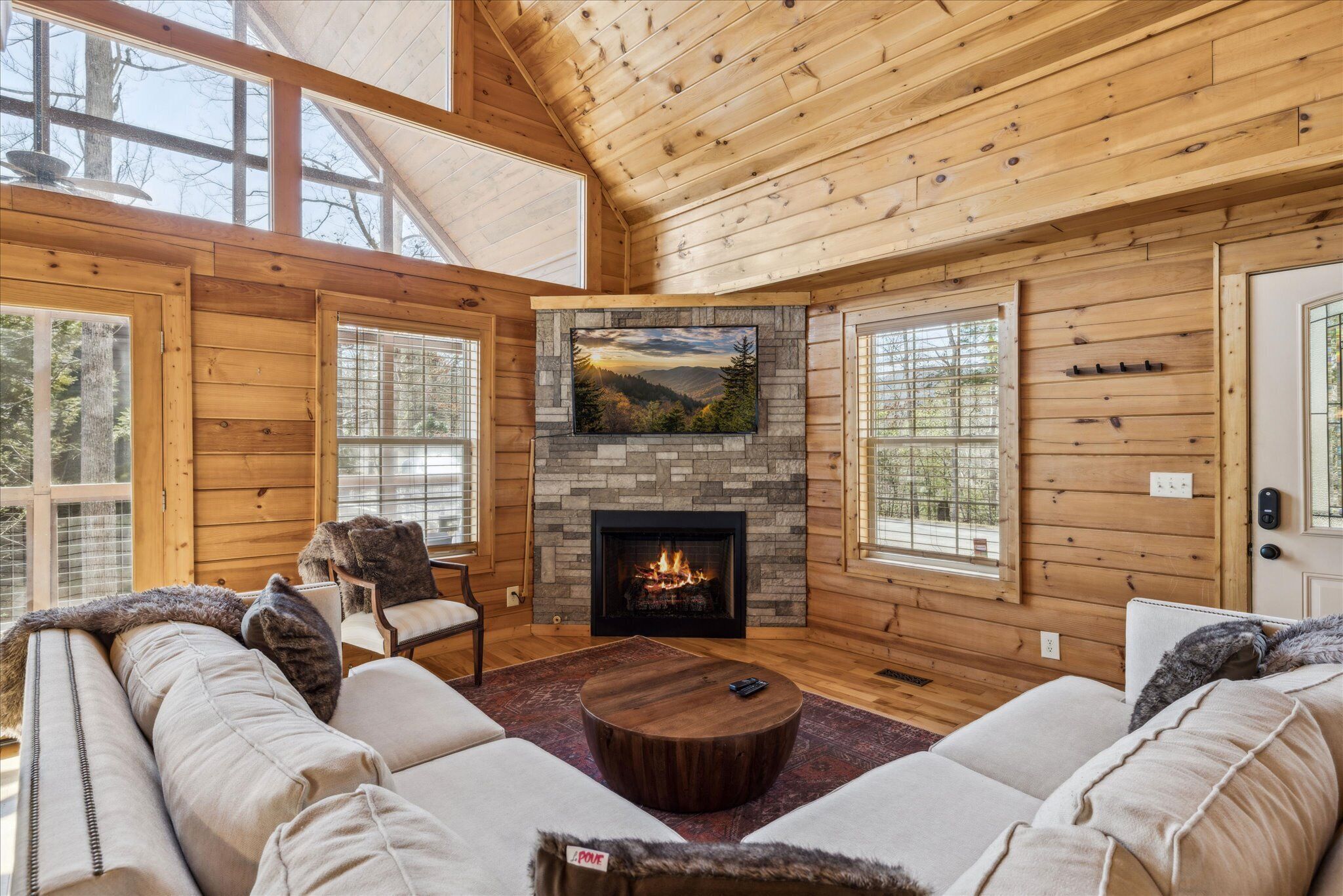 Stunning Mountain View Cabin W/hot Tub & Game Room In Townsend - Maryville, TN