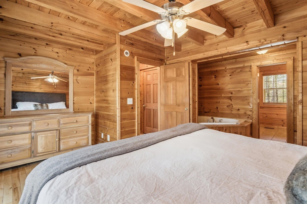 Reunite+relax, Designed For Family Time W/private Hot Tub, Game/movie Room - Maryville, TN