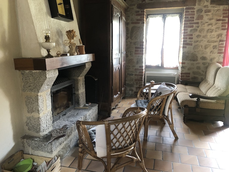 Gîte Campagne Creusoise Dans Petit Bourg - Creuse