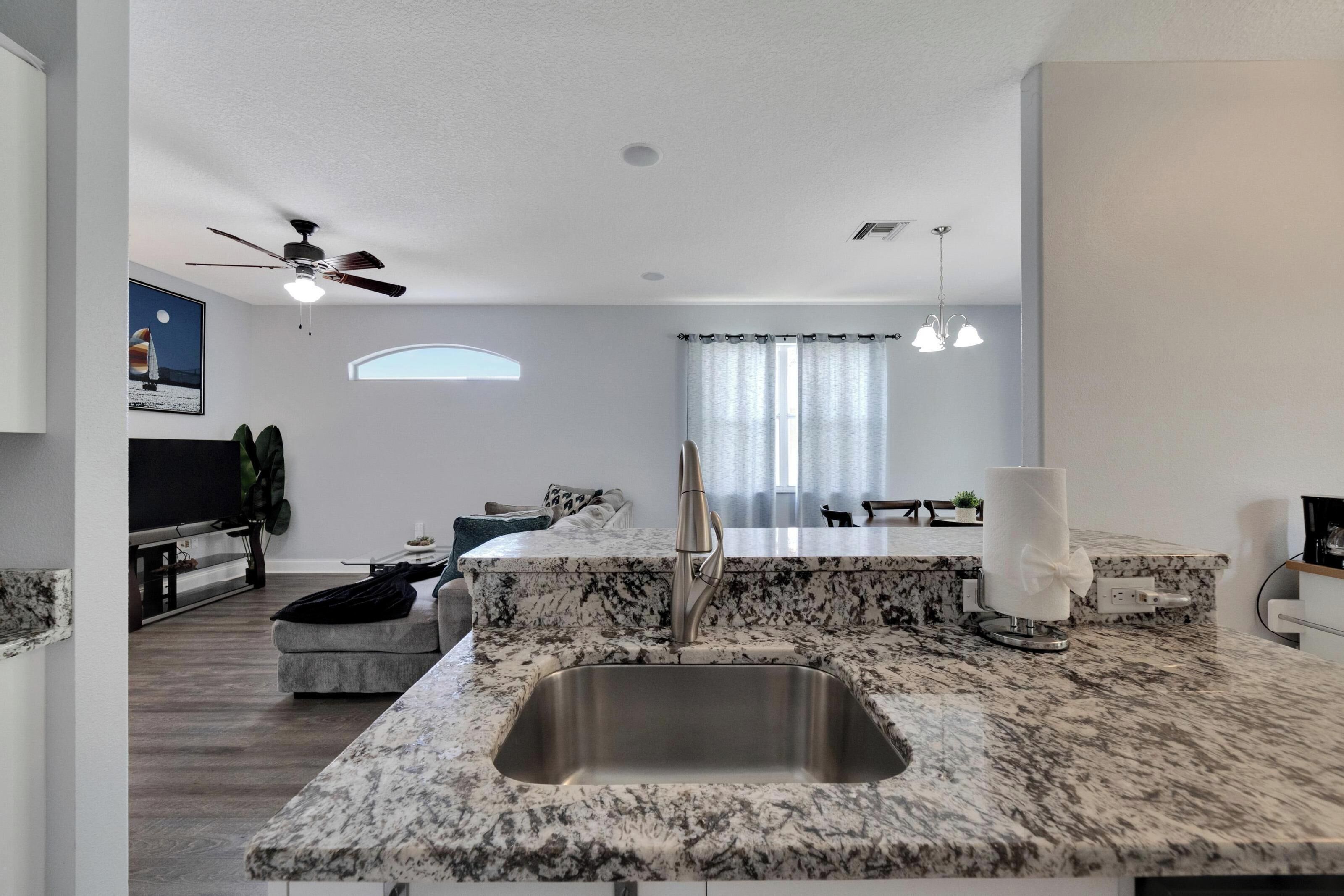 ️ Clean And Spacious Remodeled Home! Master Suite - Tarpon Springs, FL