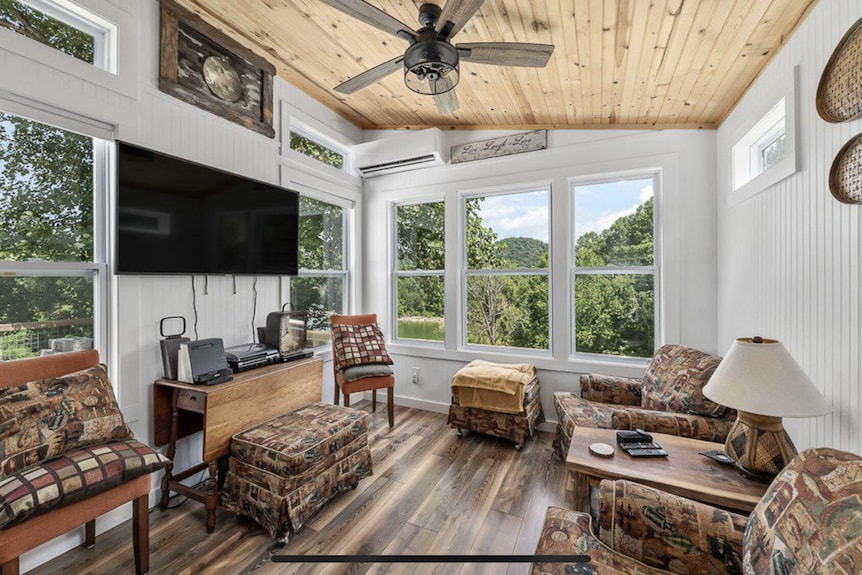 Tiny House On Center Hill Lake - Tennessee