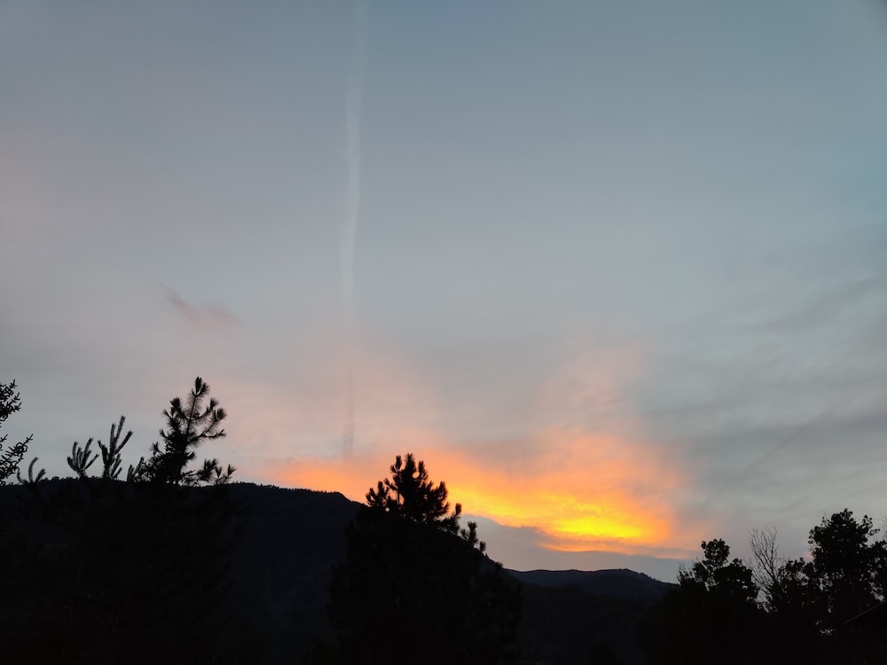 Spring Serenity Yurt, Glamping Just 2 Miles From Quinn's Hot Springs Resort! - 몬태나