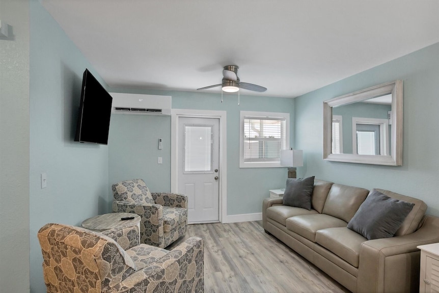 Clean,great Location,dockage Available,heated Pool, Huge Back Yard. Unit C - Manasota Key, FL