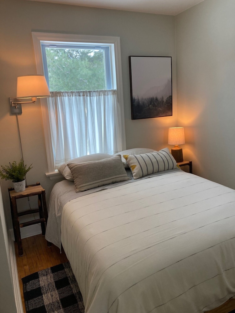 Relax At Cedar Cottage While Enjoying Your Ely Adventure! - Ely, MN