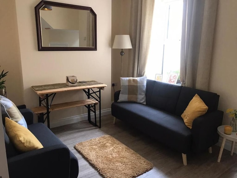 5 Guests - Helens House Derry City Centre - 3 Bed - Londonderry