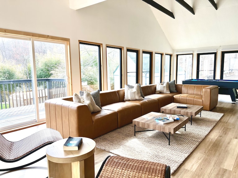 Secluded Stunning Lake View Villa W Heated Pool, Fenced Yard & Hot Tub - Greenwood Lake, NY