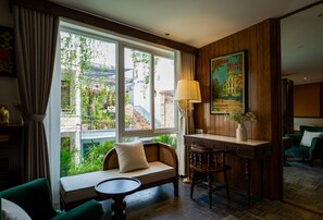 Quarto Premier | Roupa de alta qualidade, minibar, cofre no quarto, secretária 