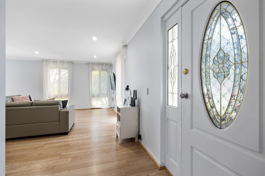 Free Flowing 3 Bedroom Family Home With Great Outdoors And Indoor Living Spaces - Riverton