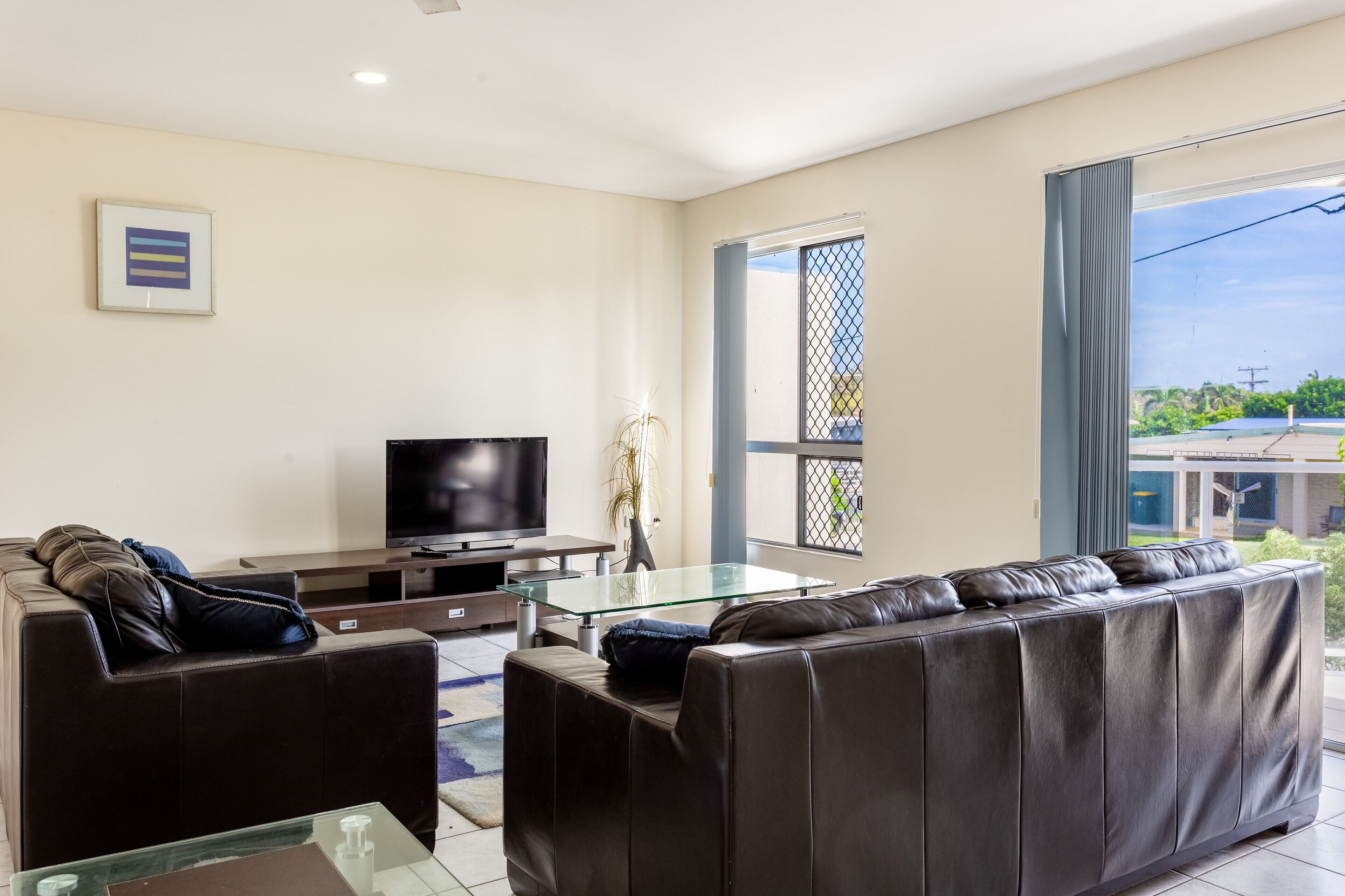 Beachfront Townhouse In Great Location. - 옙푼