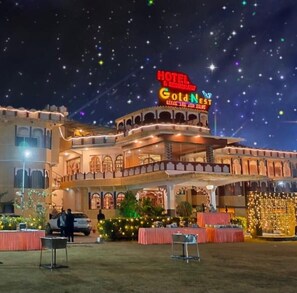 Fachada da propriedade