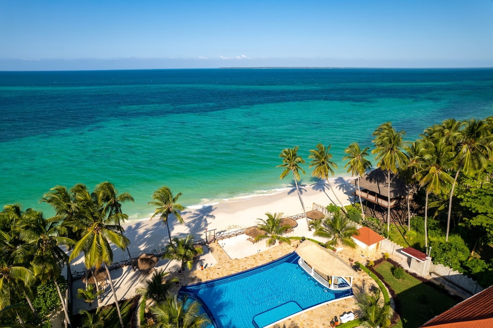 3 Bedroom Luxury Villa - Pool, Gym, & Wi-fi, - Tanzania