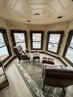 Quarto de Luxo | Roupa de alta qualidade, camas de colchão pillowtop, Wi-fi grátis 