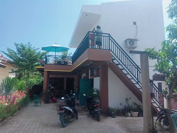 Cowang Dereng Home Stay - Labuan Bajo