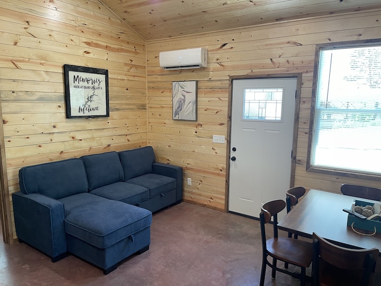 Lake View 2 Bedroom Cabin That Sleeps 6. Private Deck And Fire Pit Area. - Grove, OK