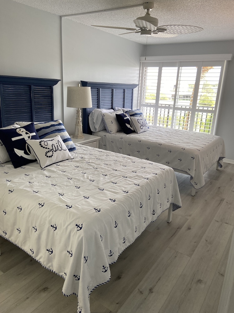 Gulf Front Paradise at the Happy Fiddler! - Indian Rocks Beach | Vrbo