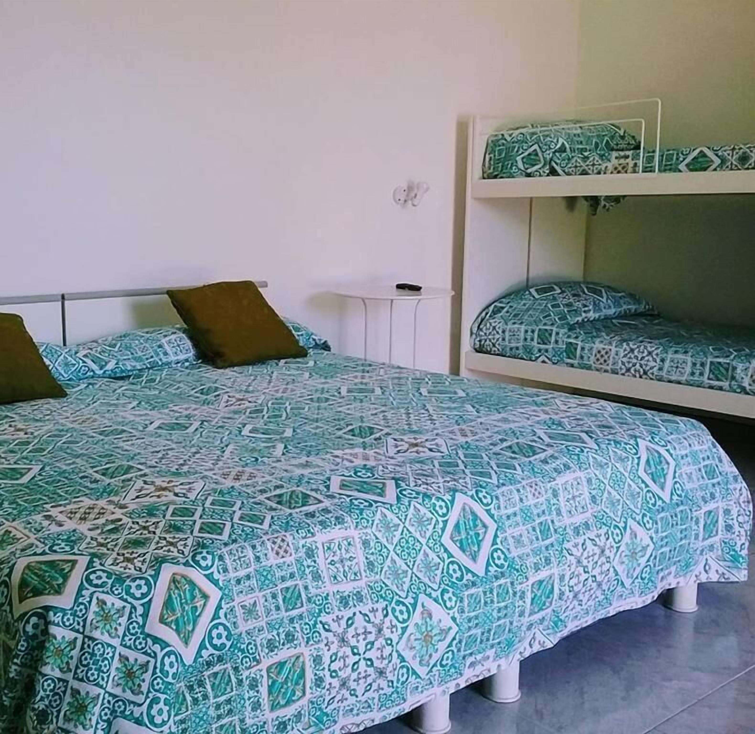 Quarto Familiar, vista para o mar | Cofre no quarto, secretária, ferro/tábua de engomar, Wi-fi grátis 