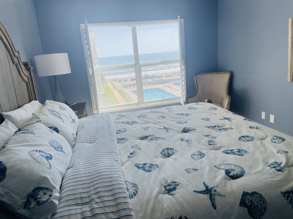 Beautiful Florida Beach Getaway - New Smyrna Beach, FL