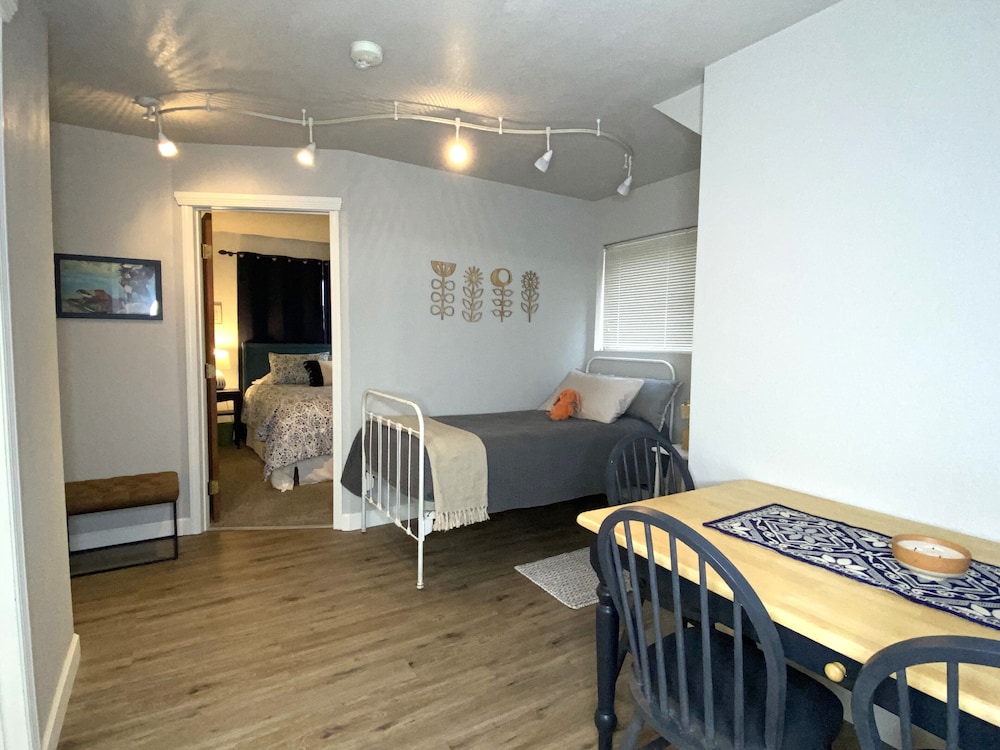 Abby's-dedicated, Clean, Comfortable, Near U-med - Anchorage, AK