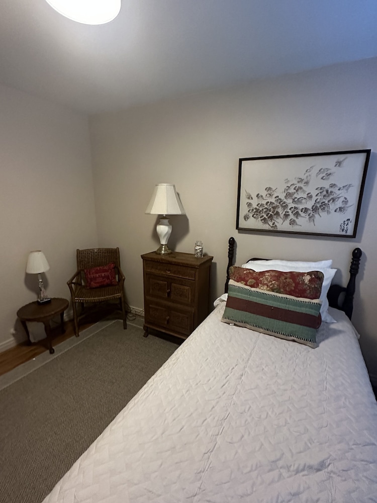 Spacious 3 bedroom, 1.5 bath House. Wi-Fi, Roku TV, Fully stocked ...