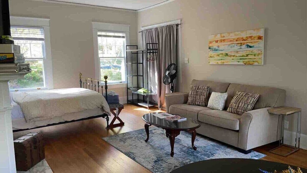 Spacious 2br In Grand Old Home, Downtown Durham - Chapel Hill, NC