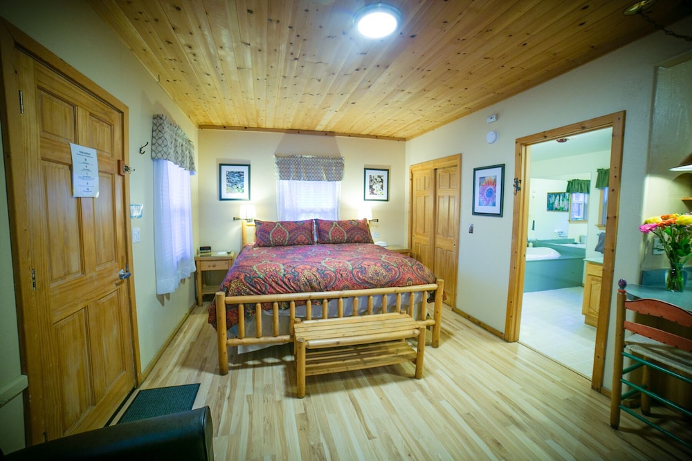 Romantic Couples Cabin - Nevada City, CA