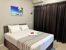 Apartamento básico | Ferros/tábuas de passar roupa, Wi-Fi de cortesia, roupa de cama